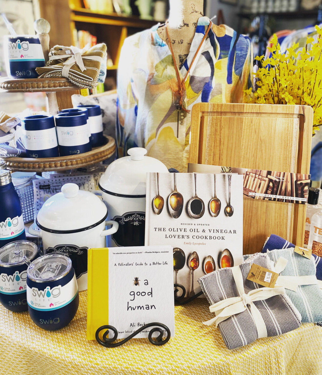 The Briar House – Coffee, Fashion Apparel & Gifts